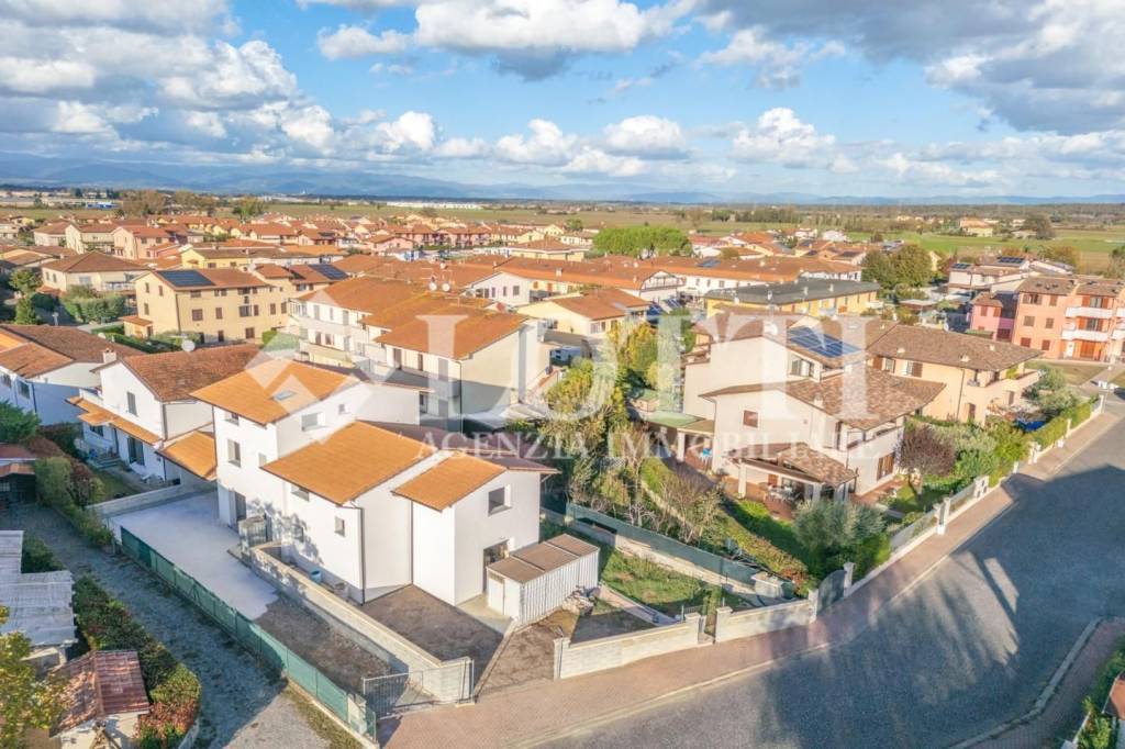 Villa Bifamiliare in vendita a Bientina via t. Mattei,, 2