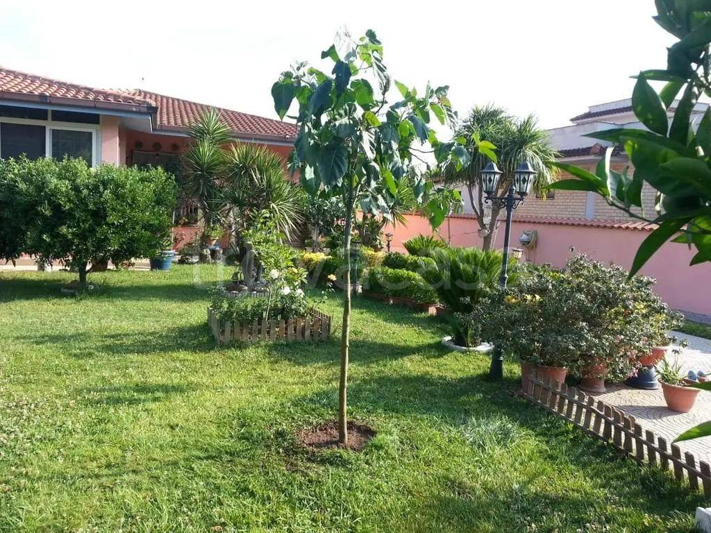 Villa in vendita ad Aprilia via Neto, 8