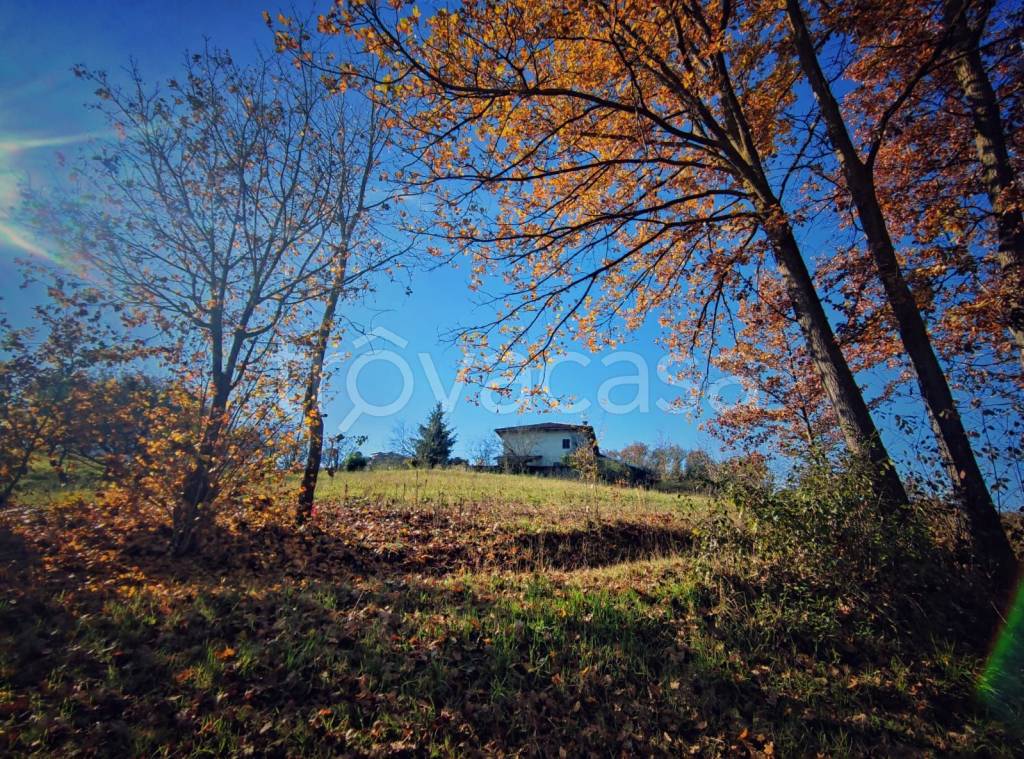 Cascina in vendita ad Asti frazione Serravalle