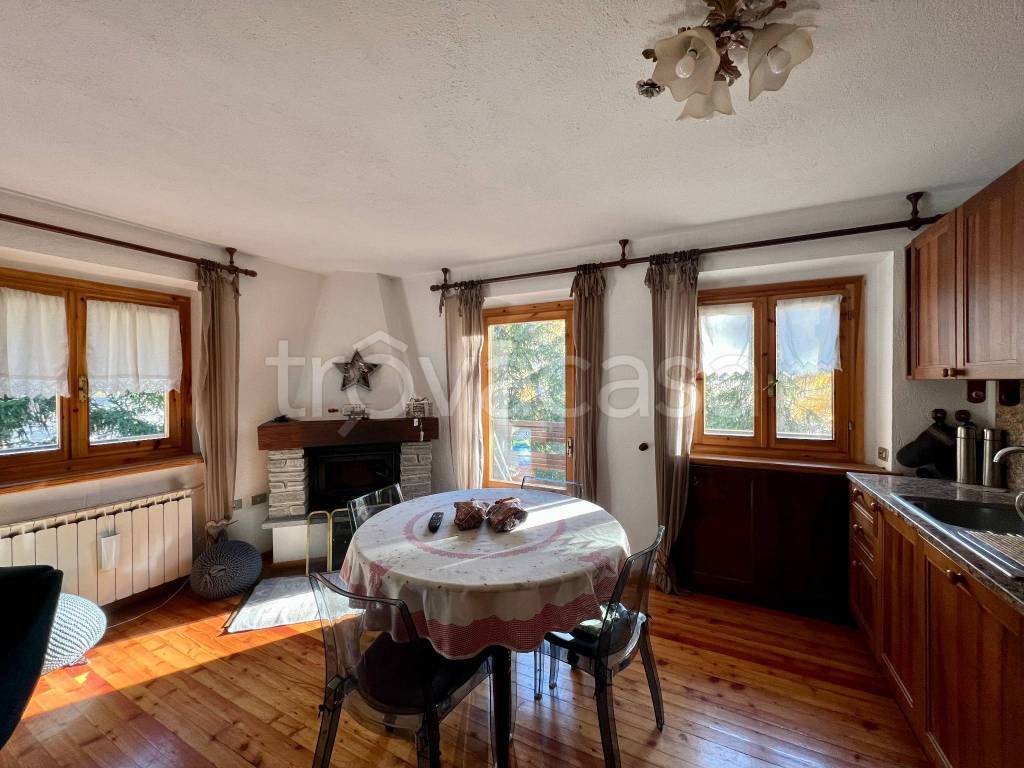 Appartamento in vendita a Cogne via Grappein, 74