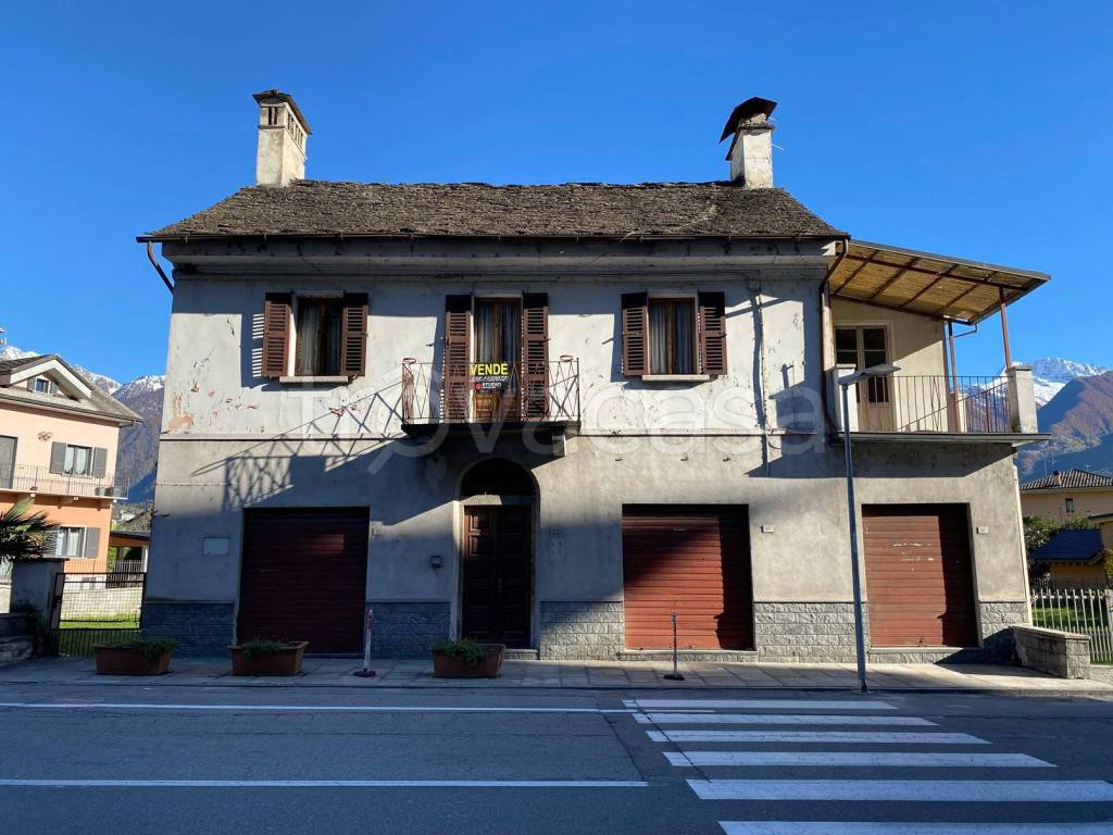 Villa Bifamiliare in vendita a Crevoladossola via Sempione, 61