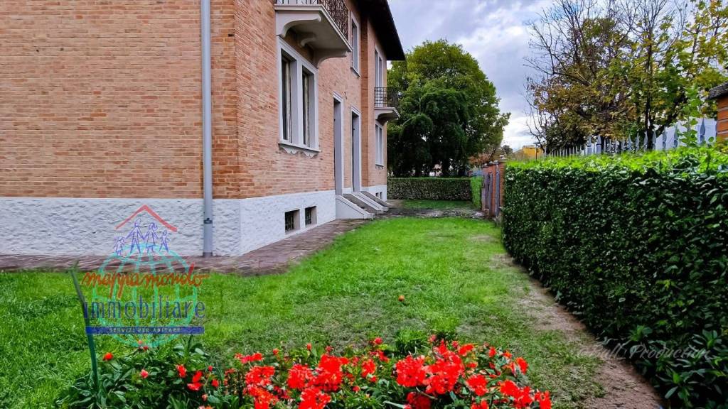 Villa Bifamiliare in vendita a Cento viale liberta