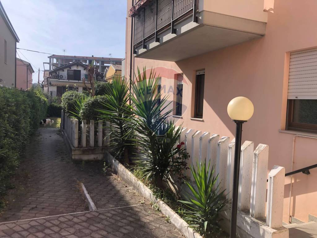 Appartamento in vendita a Città Sant'Angelo via XXII Maggio, 47