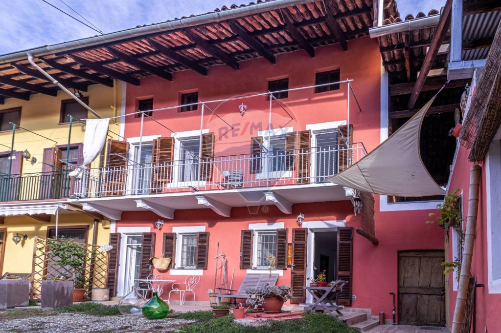 Casa Indipendente in vendita a Benna via Cesare Battisti, 19