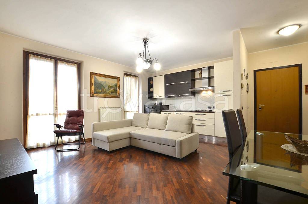 Appartamento in vendita a Bellusco via Alcide De Gasperi, 15