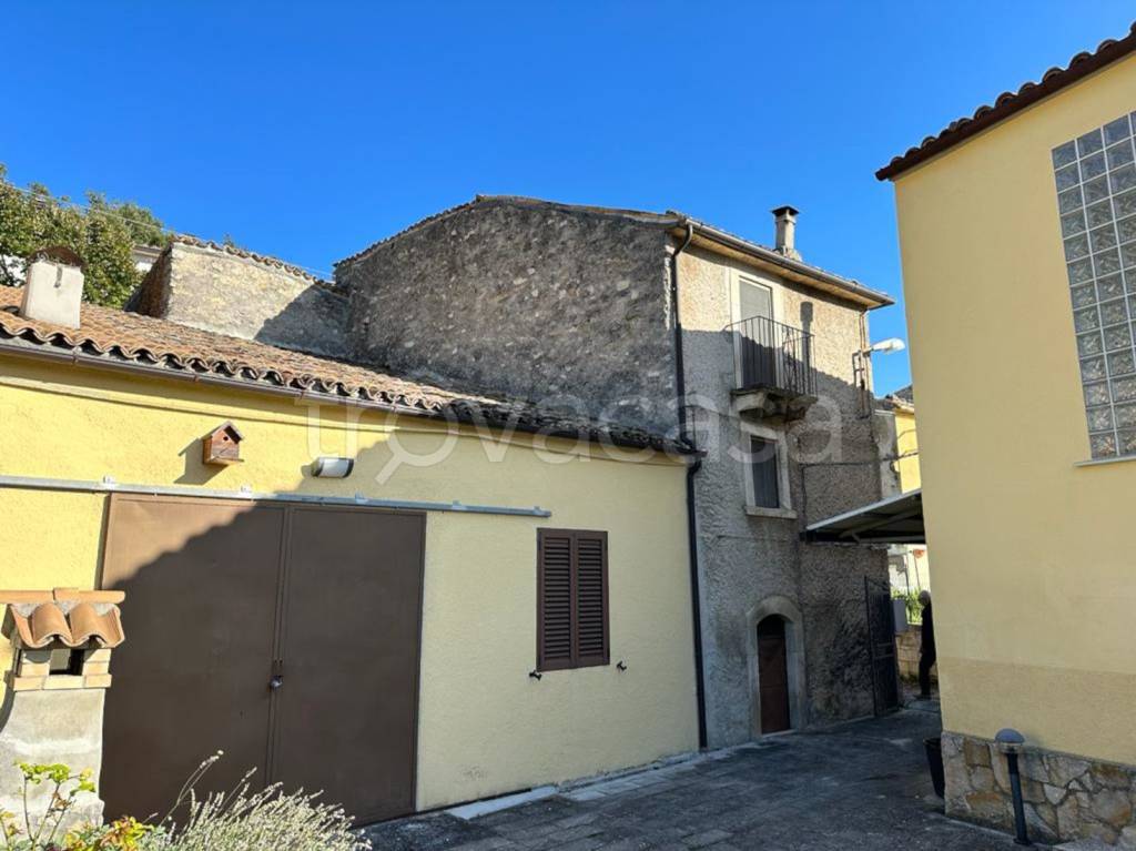 Casa Indipendente in vendita a Caramanico Terme contrada Fonte Santa Croce, 40