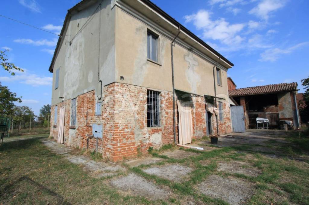 Villa in vendita a Borgonovo Val Tidone