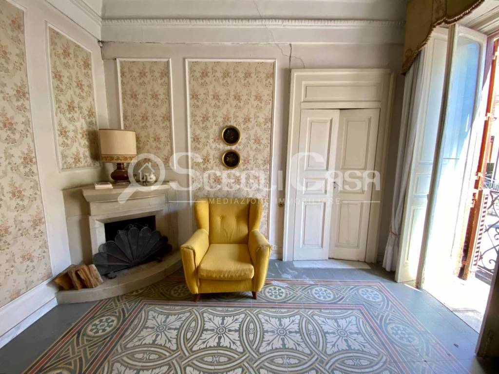 Intero Stabile in vendita ad Ariano Irpino corso Vittorio Emanuele, 345