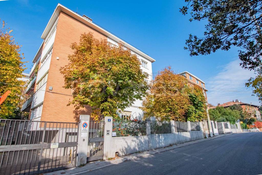 Appartamento in vendita a Trieste via Pasquale Besenghi, 41