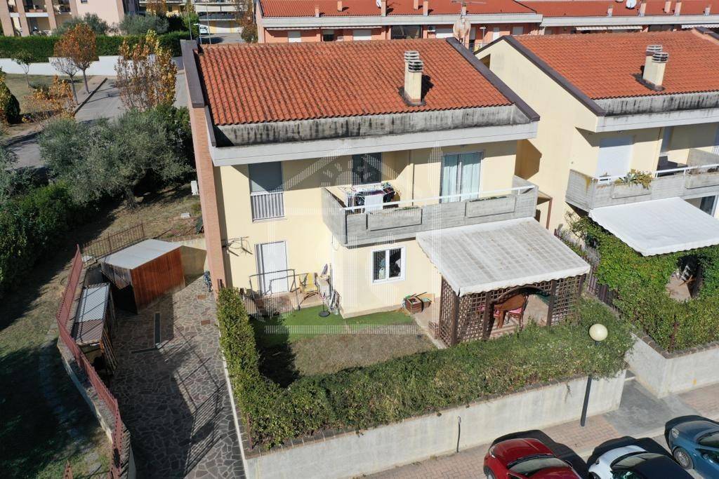 Appartamento in vendita a Città Sant'Angelo via Piomba