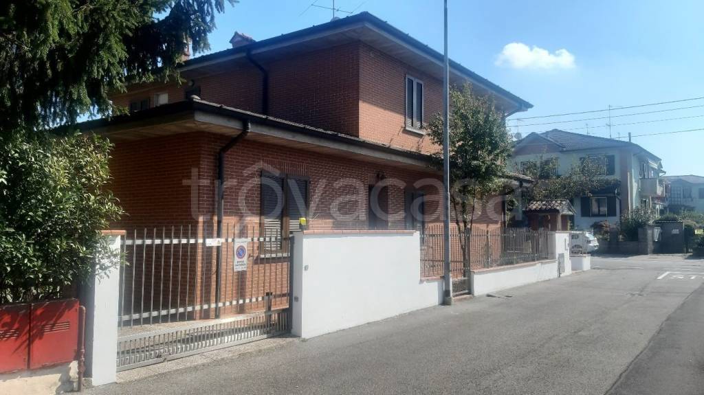 Villa Bifamiliare in in vendita da privato a Crespiatica via Dovera, 8