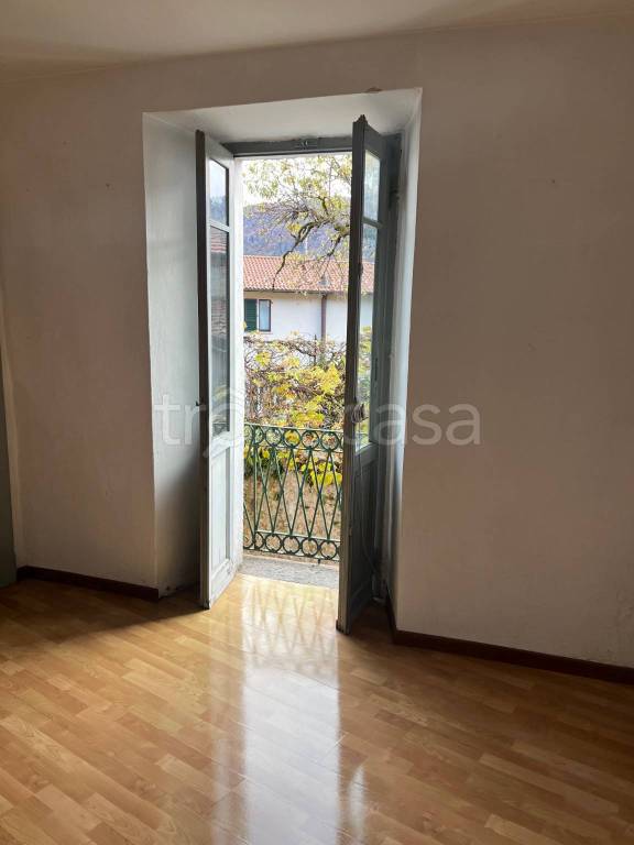 Appartamento in in vendita da privato a Marchirolo via Alessandro Manzoni, 10