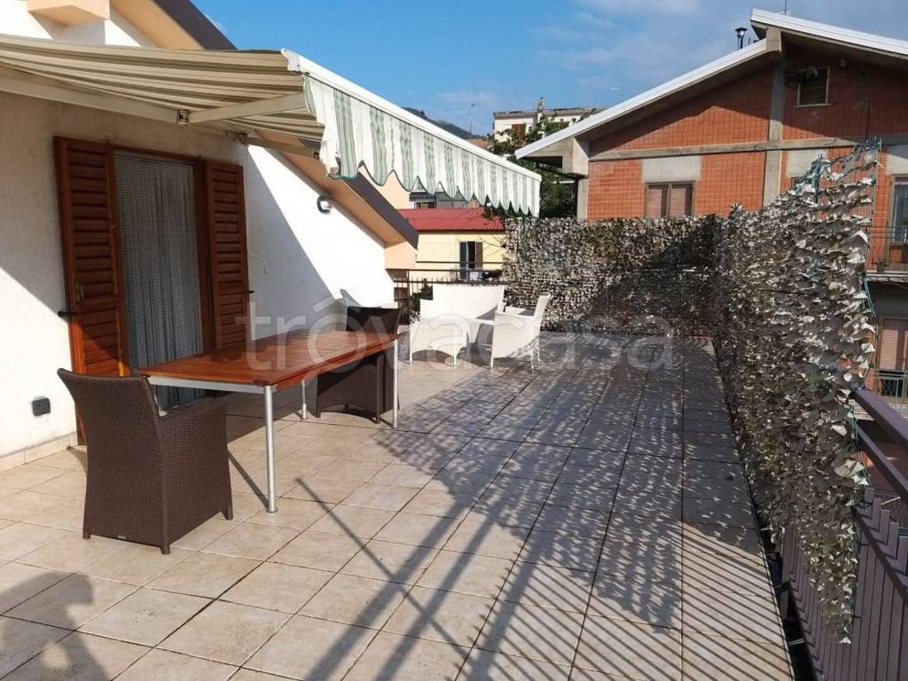 Appartamento in vendita a Bella via Modena, 32