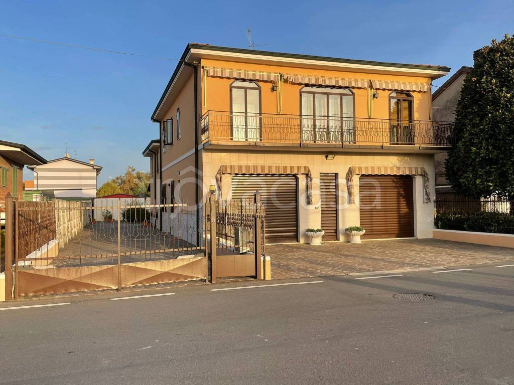 Villa in vendita a Camisano via Roma