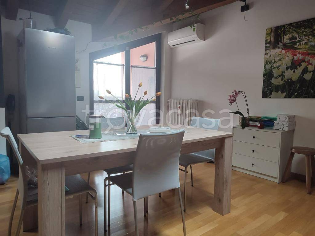 Appartamento in in vendita da privato a Faloppio via Galileo Galilei, 5