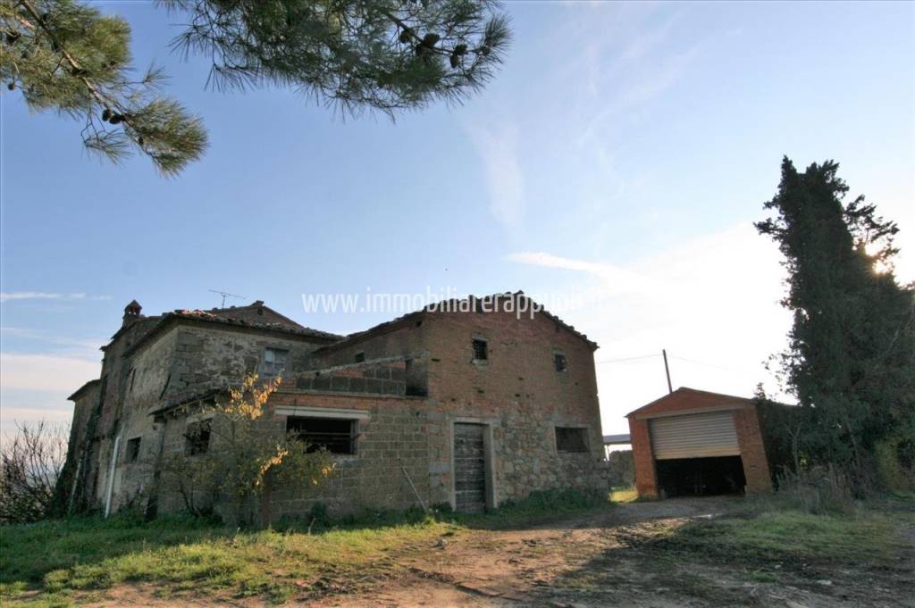 Casale in vendita a Lucignano