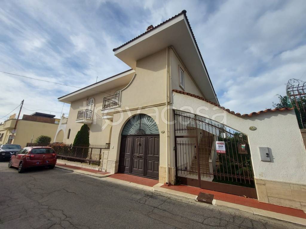 Appartamento in vendita ad Adelfia via Torquato Tasso, 3