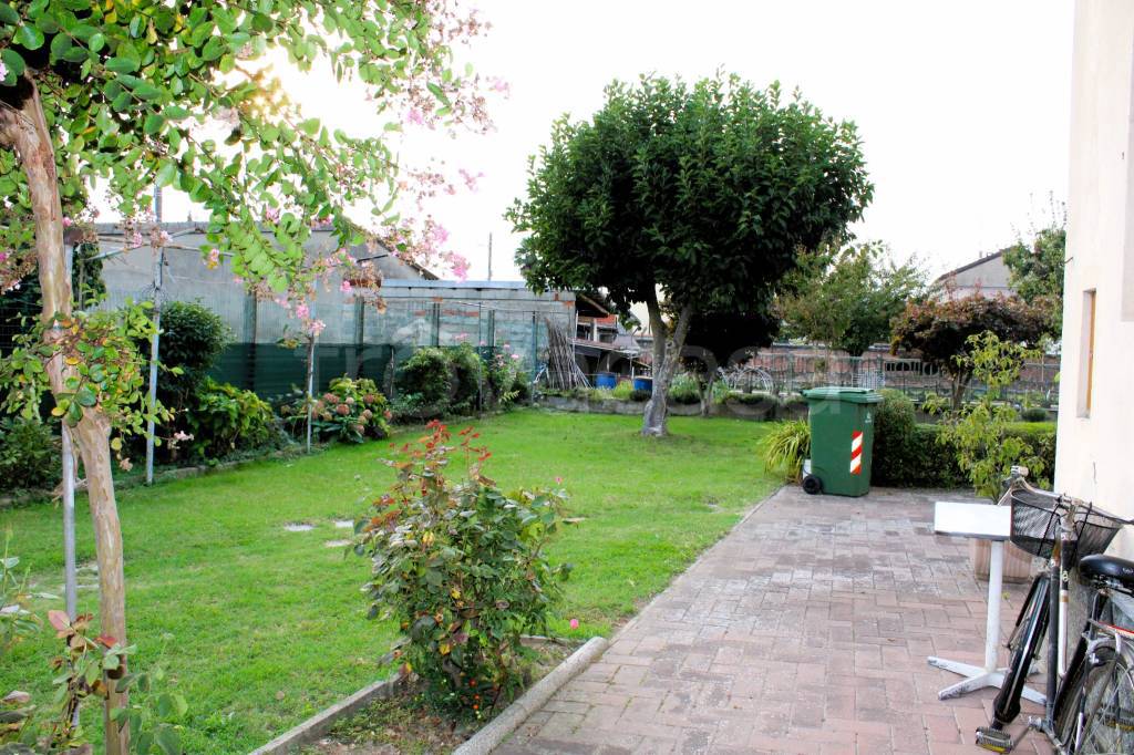 Villa in vendita a Costanzana via Camillo Benso di Cavour, 1