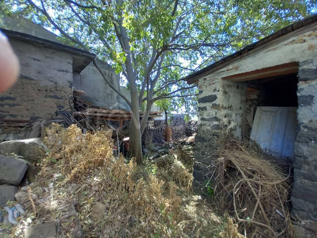 Rustico in in vendita da privato ad Aci Castello via Nizzeti, 27