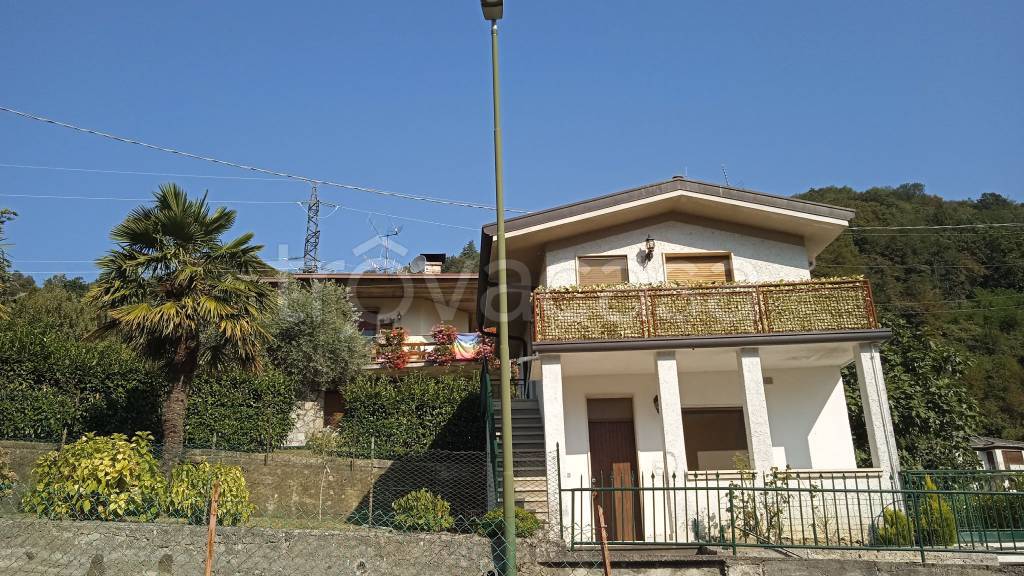 Villa in in vendita da privato a Spinone al Lago via Generale Armando Diaz, 25