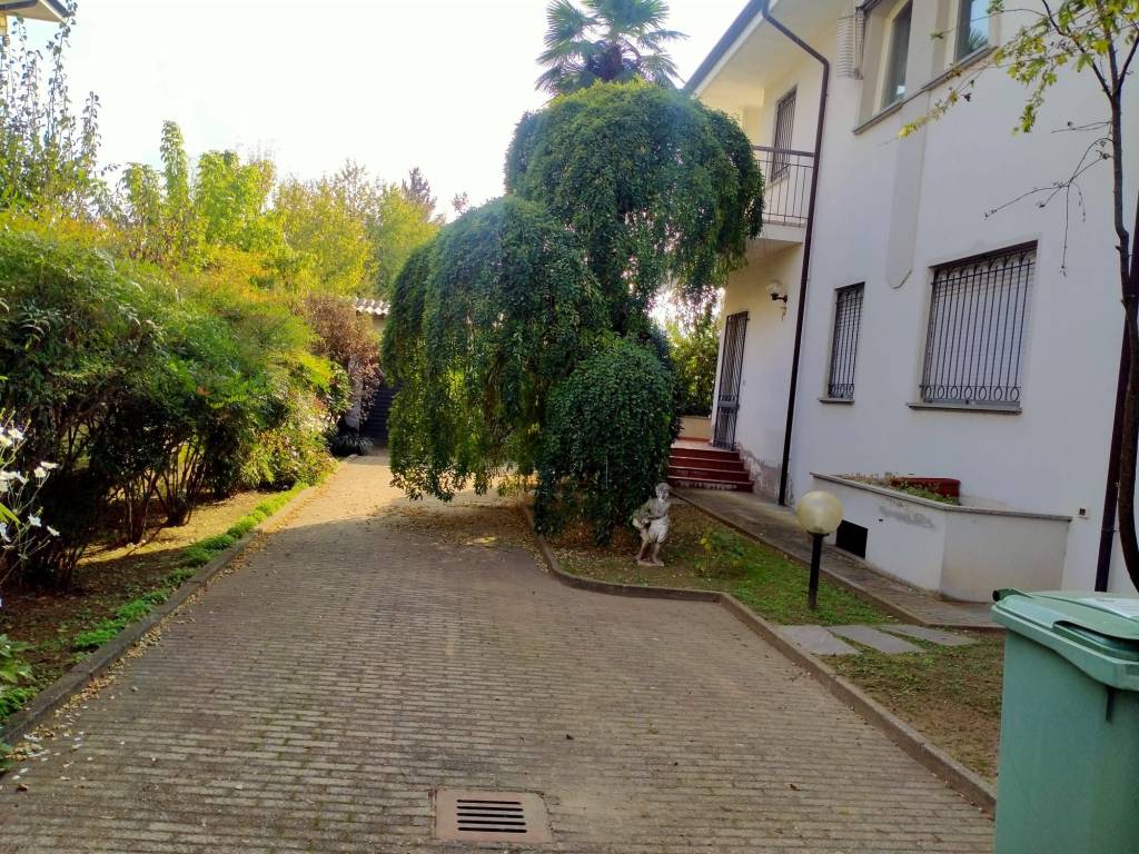 Casa Indipendente in in vendita da privato a Santhià via Michelangelo Buonarroti, 41