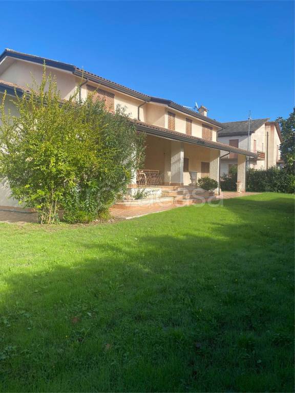 Villa in in vendita da privato a Pontecorvo via Giacomo Puccini