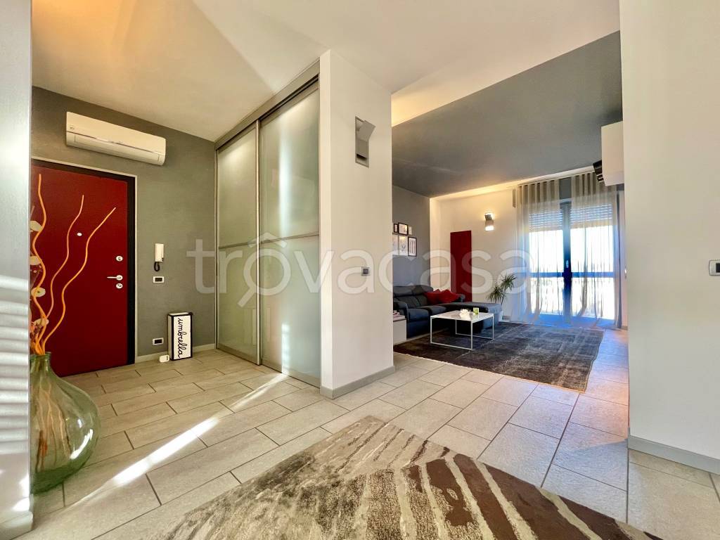 Appartamento in in vendita da privato a Momo via Gian Battista Magistrini, 5