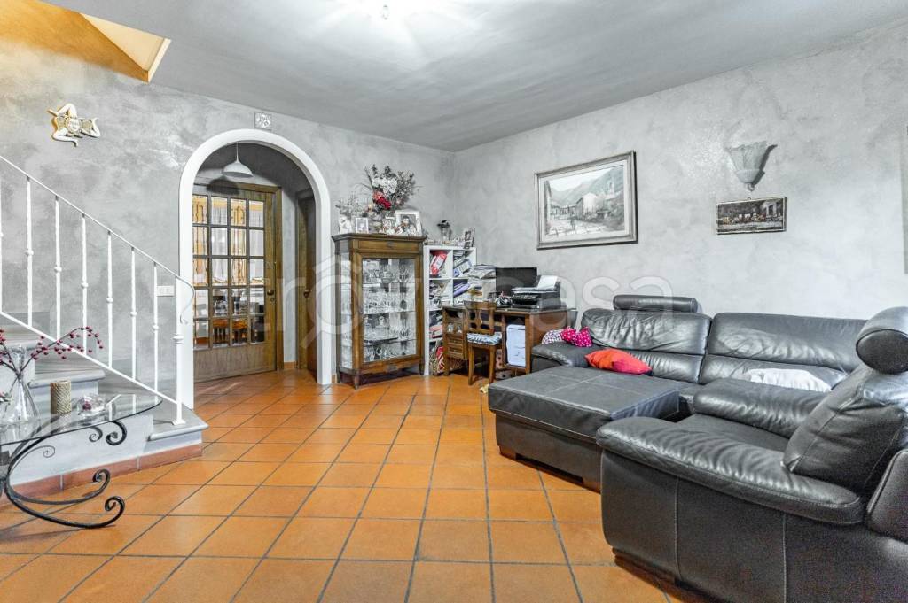 Villa a Schiera in vendita a Carmignano via del Riccio,, 59015