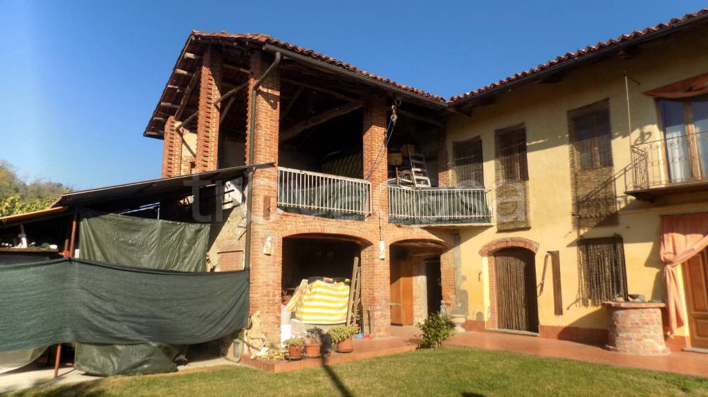 Cascina in vendita ad Aramengo borgata Pessine, 40