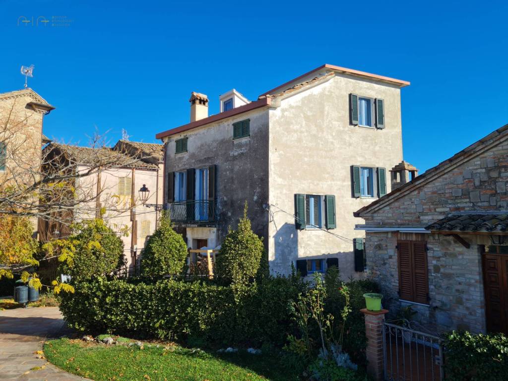 Casa Indipendente in vendita a Montedinove