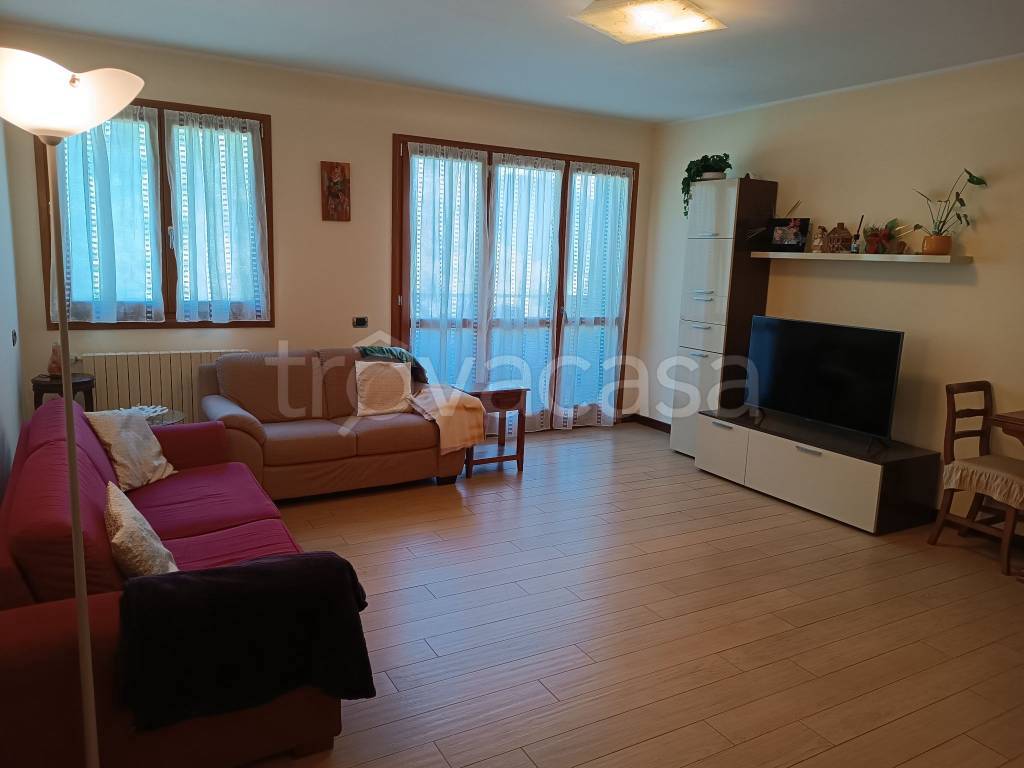 Appartamento in in vendita da privato a Biassono via Regina Margherita, 5
