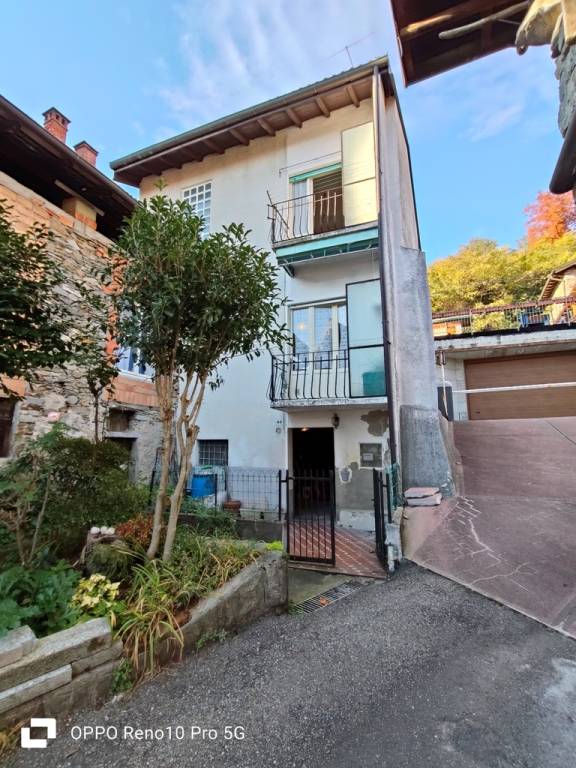 Casa Indipendente in vendita a Verbania via Isonzo, 44