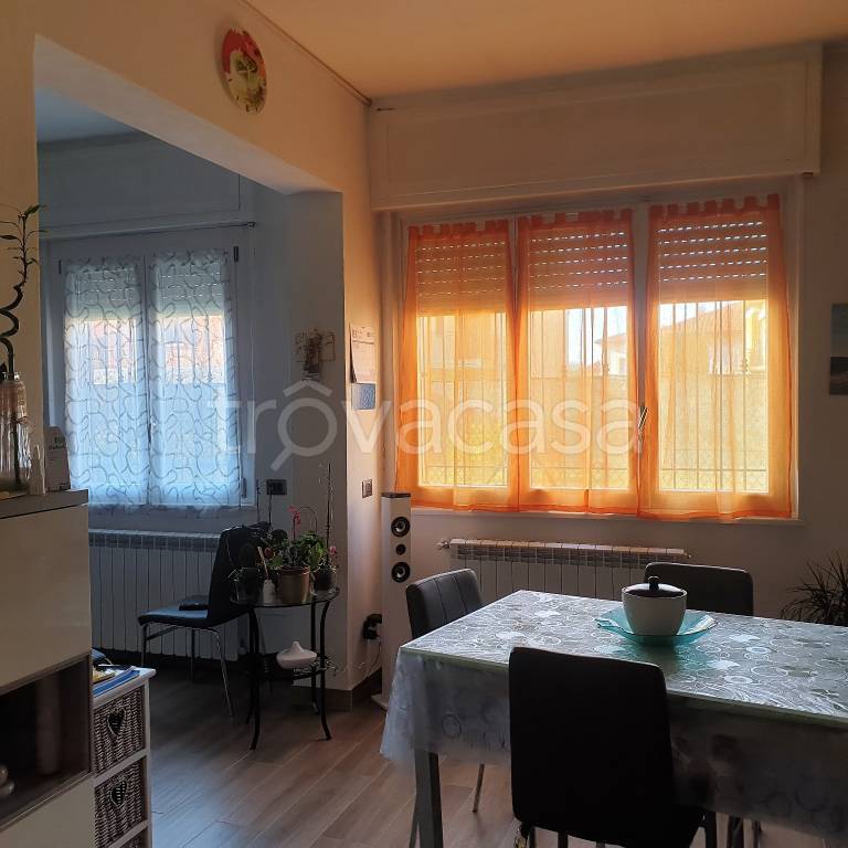 Villa in vendita a Besozzo via Luigi Roncari