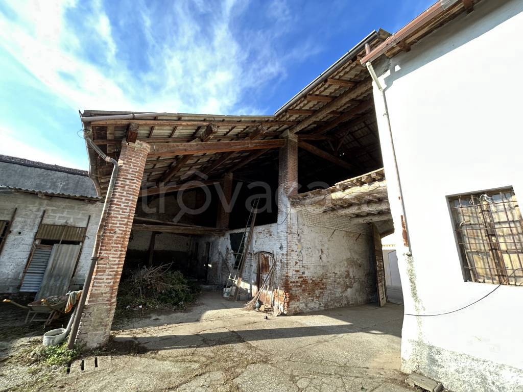 Rustico in vendita a Casalmorano via Arturo Martinelli, 3