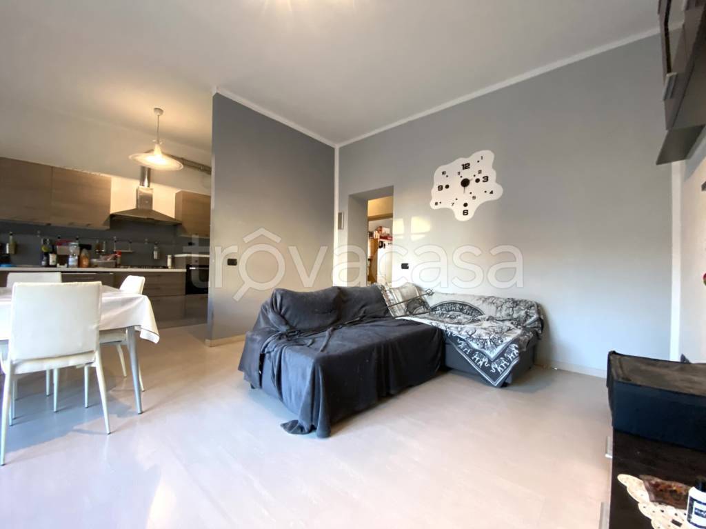 Appartamento in vendita ad Alba via Cesare Battisti, 3