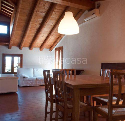 Appartamento in vendita a Castelcucco via Latteria