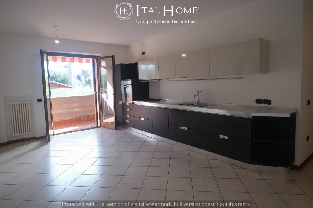 Appartamento in vendita a Lazise via Porta San Zeno