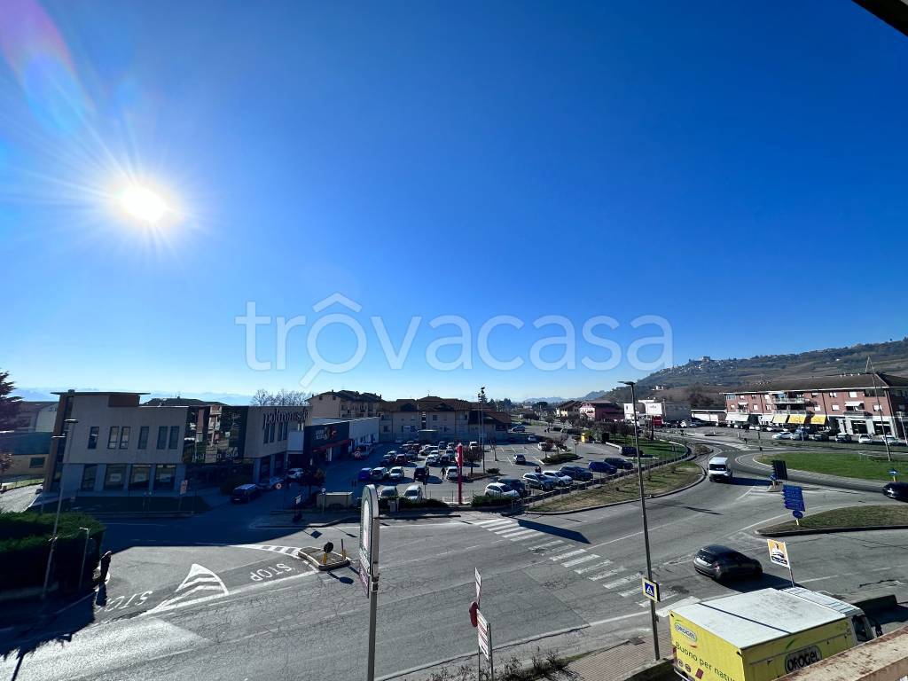 Appartamento in vendita a Castagnito via Neive, 7