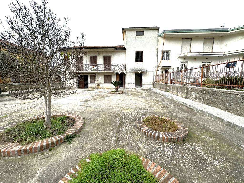 Casa Indipendente in vendita a Maddaloni via Cancello, 87