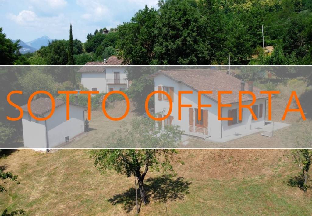 Villa in vendita a Barga localita Albiano, 1