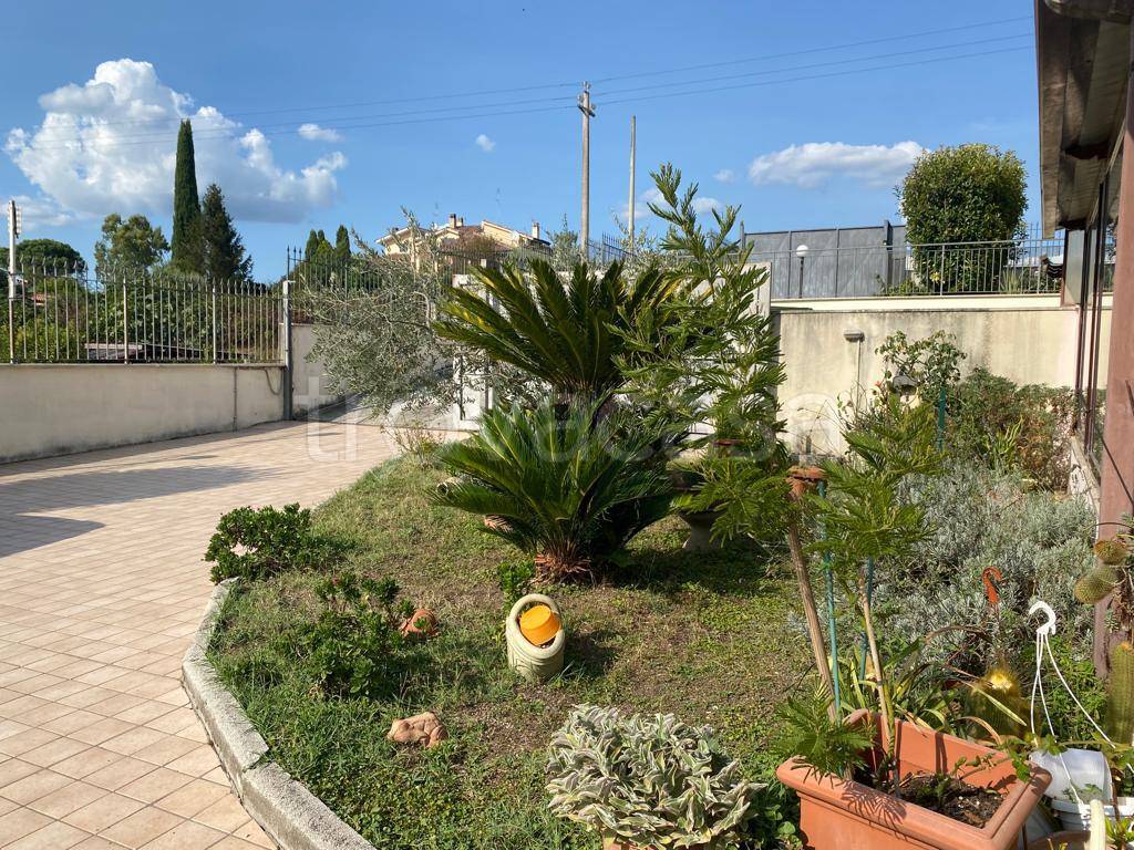 Villa Bifamiliare in vendita a Capena via Lazio, 1