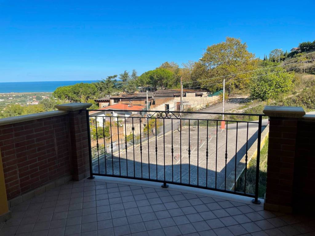 Appartamento in vendita a Colonnella via dei Colli