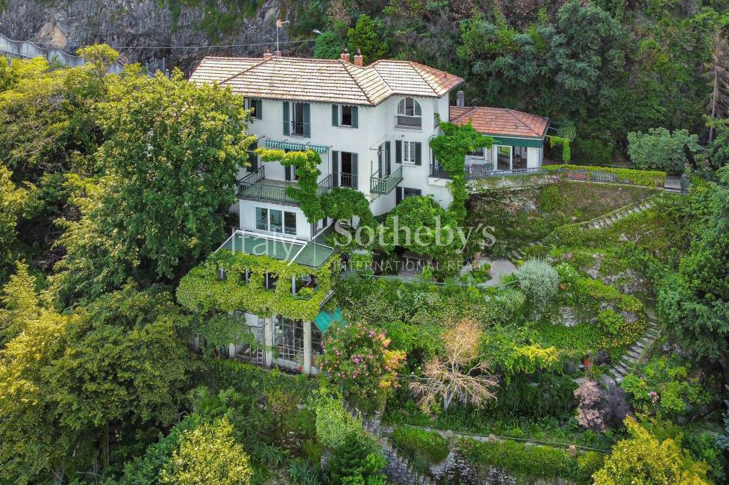 Villa in vendita a Blevio via e. Caronti