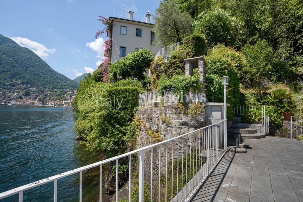 Villa in vendita ad Argegno via Statale Regina