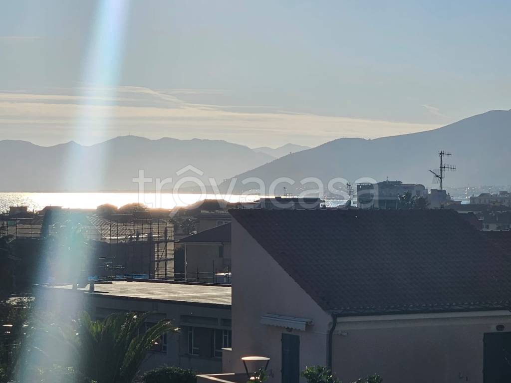 Appartamento in vendita a Borgio Verezzi via Vittorio Veneto, 21