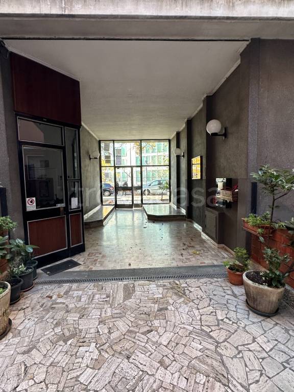 Appartamento in vendita a Cinisello Balsamo viale Partigiani