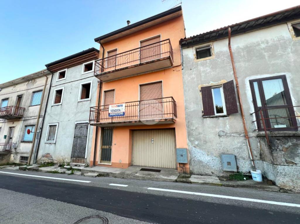 Colonica in vendita a Monteforte d'Alpone via Mezzavilla