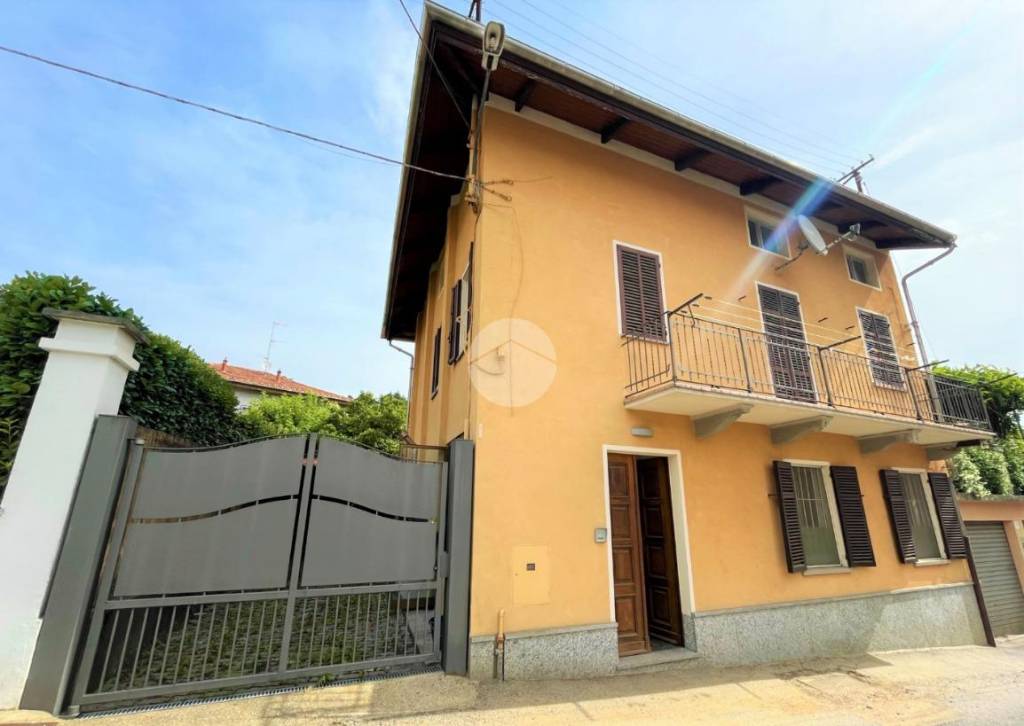 Casa Indipendente in vendita a Biella via Gioberti, 4