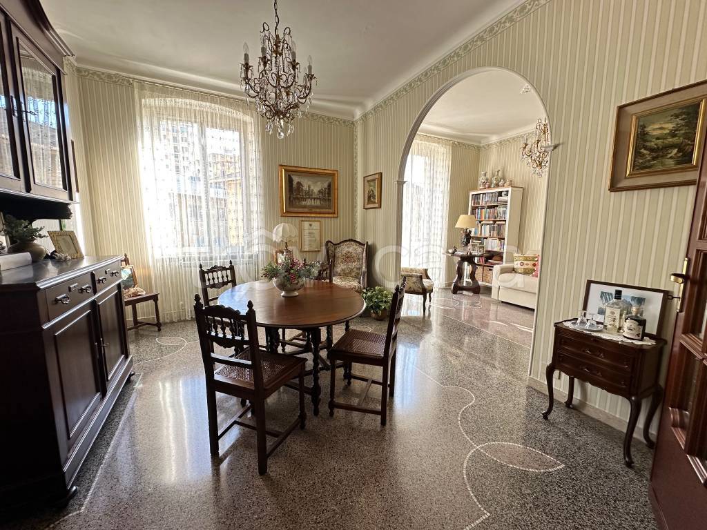 Appartamento in vendita a Genova via Adamo Centurione