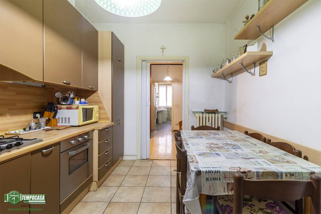 Appartamento in vendita a Besana in Brianza via Papa Giovanni xxiii, 8